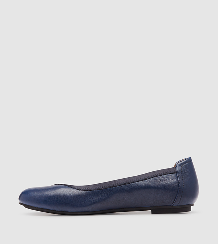 Buy Vionic CAROLL Solid Ballerinas In Navy | 6thStreet UAE