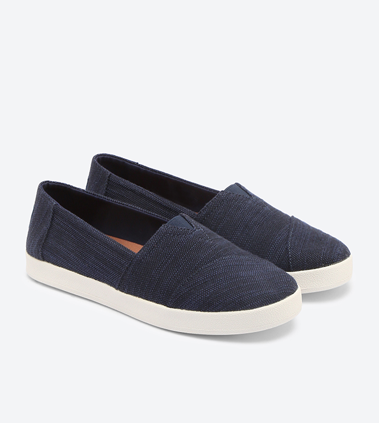 Buy Toms Avalon Slip Ons Navy 10011836 In Navy | 6thStreet Qatar