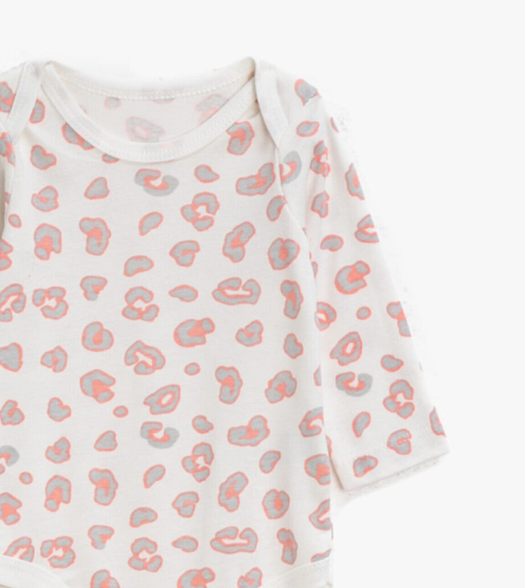 Buy Trendyol Printed Onesies In White | 6thStreet Qatar
