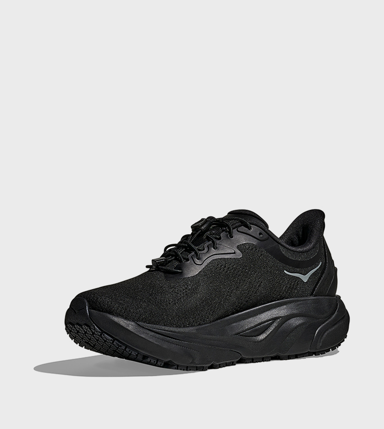Buy Hoka ARAHI SR Textured Running Shoes In Black | 6thStreet Saudi Arabia