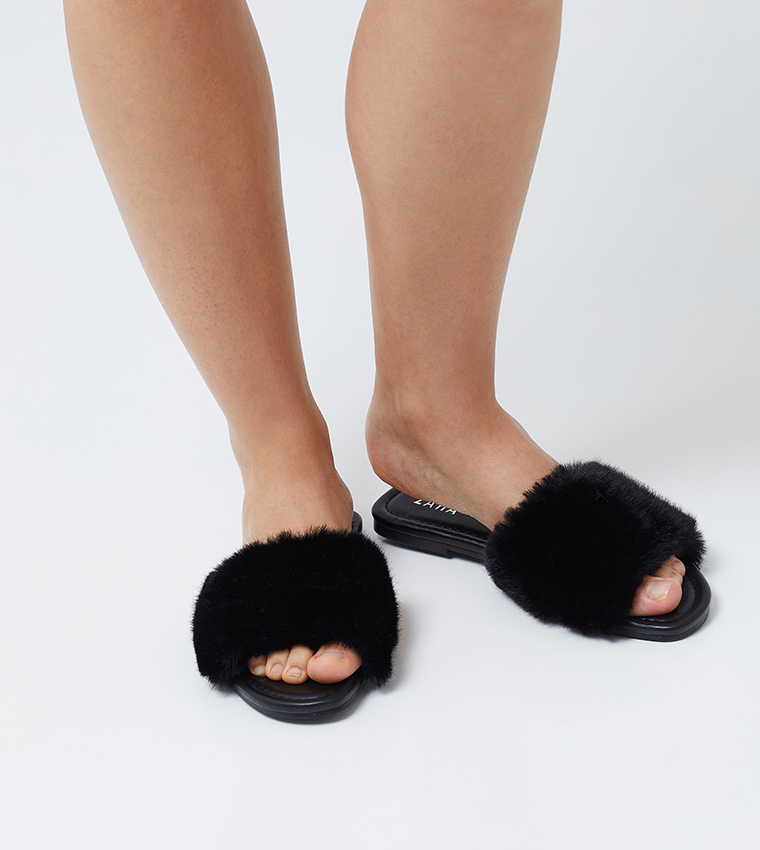 Buy ZAHA @ CCC Shea Z Slides Black In Black | 6thStreet UAE