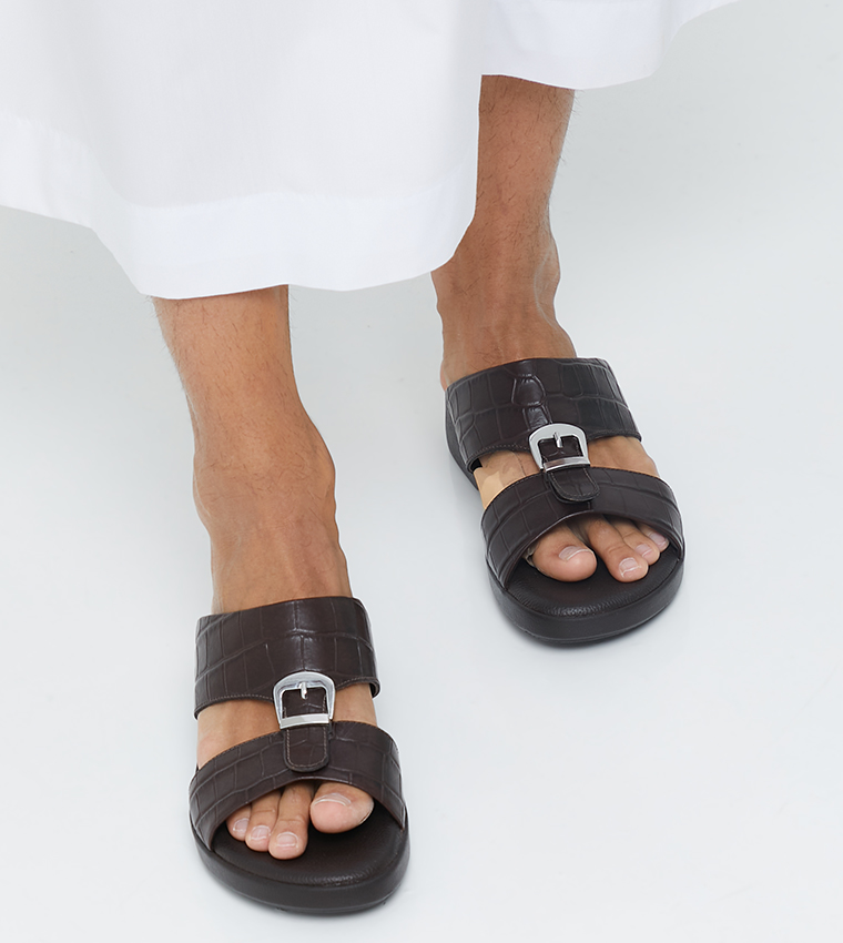 Buy Berastogi @ CCC Traditional Comfort Sandals In Brown | 6thStreet Qatar