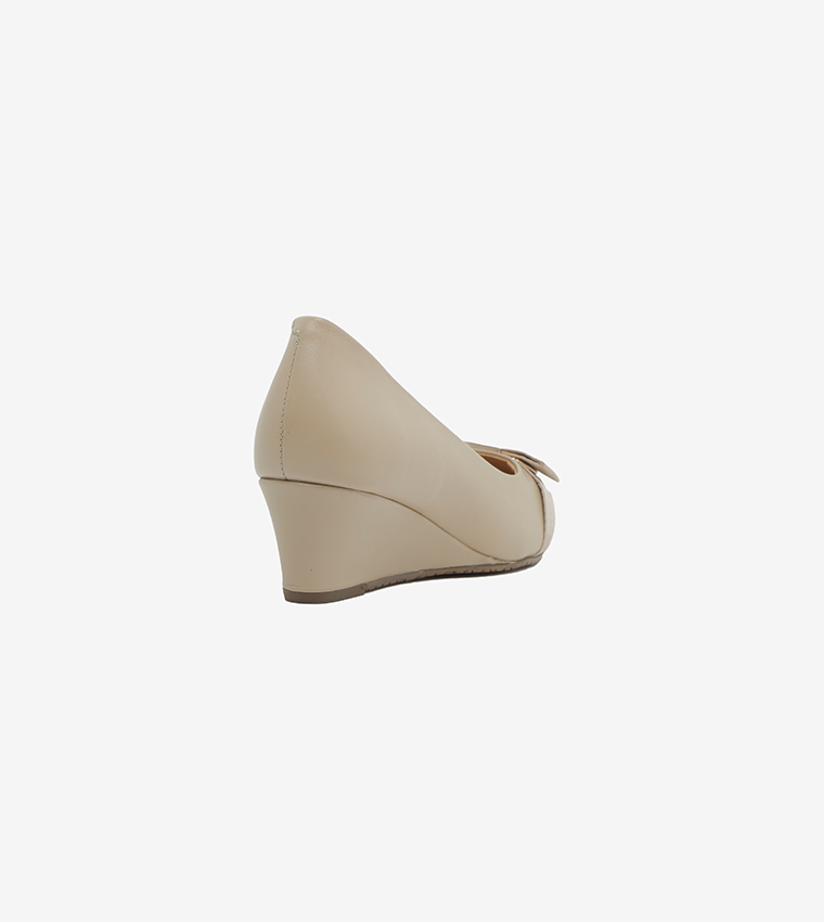 Buy Hush Puppies Sarah Trim Buckle Beige In Brown | 6thStreet Qatar