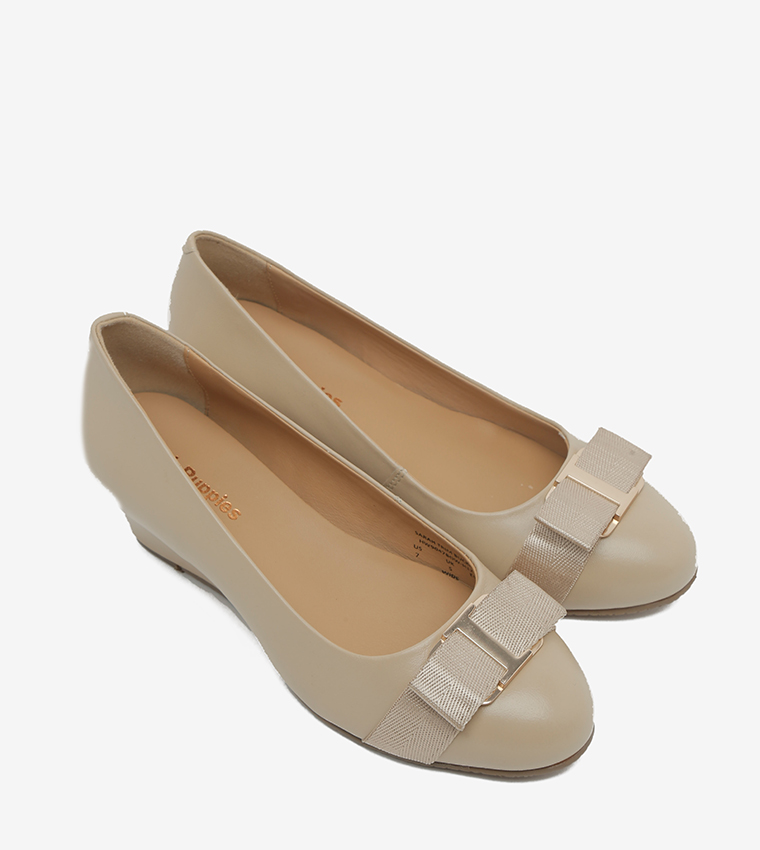 Buy Hush Puppies Sarah Trim Buckle Beige In Brown | 6thStreet Qatar