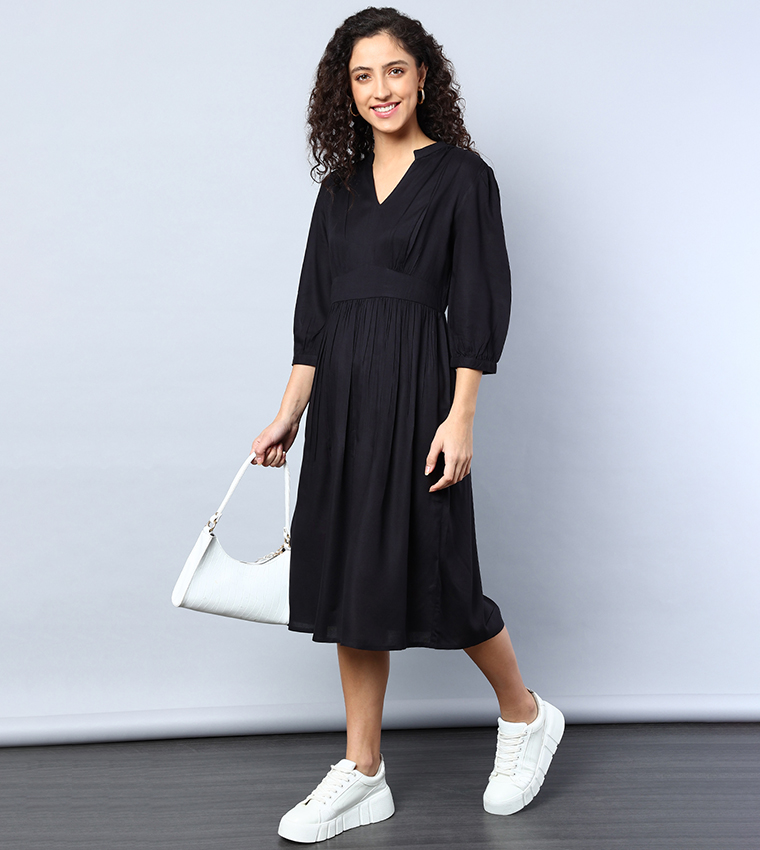 Buy HIS & HERS Solid Slit Neck Midi Dress In Black | 6thStreet Qatar