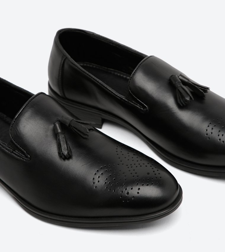 Buy ZAHA @ CCC Mens Footwear Formal Shoes Black In Black | 6thStreet Qatar