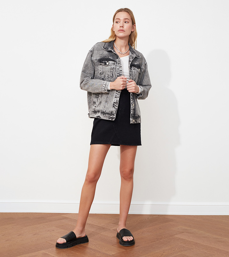 Buy Trendyol Wash Effect Basic Denim Jacket In Grey | 6thStreet Saudi ...