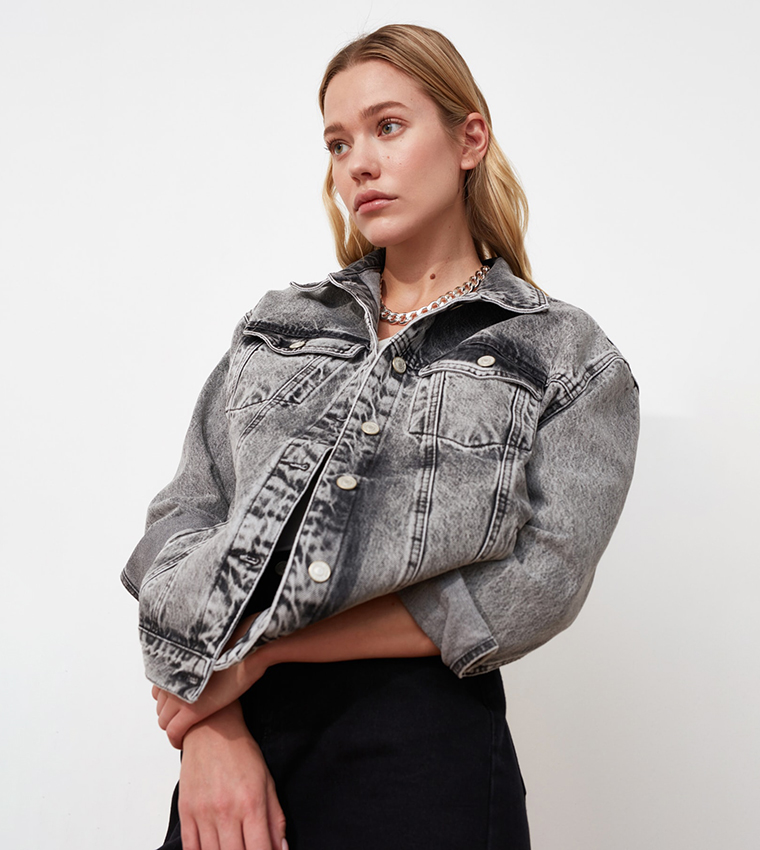 Buy Trendyol Wash Effect Basic Denim Jacket In Grey | 6thStreet UAE