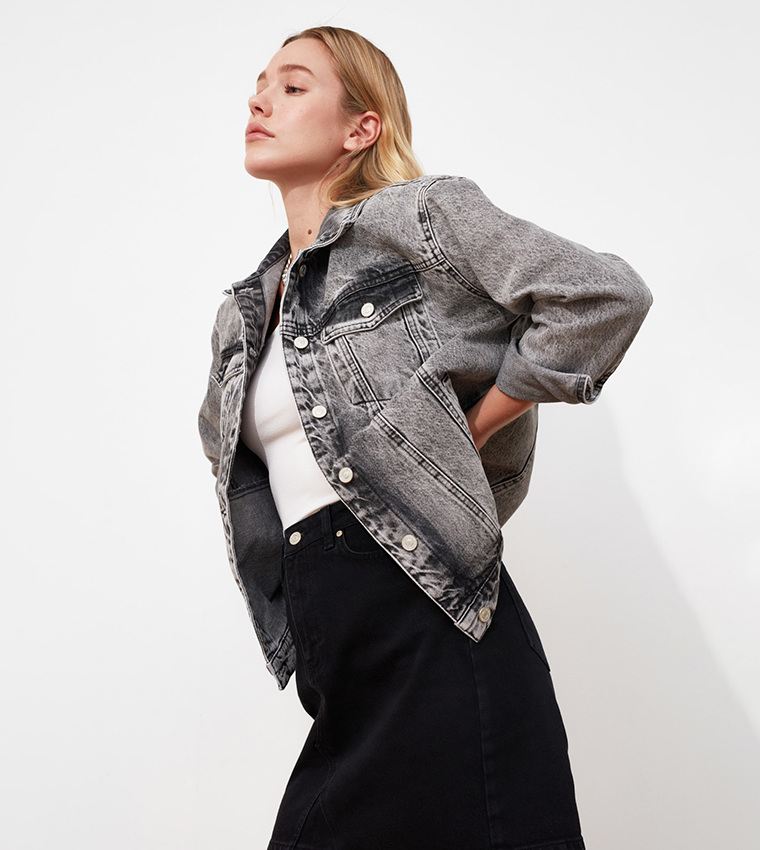 Buy Trendyol Wash Effect Basic Denim Jacket In Grey | 6thStreet Kuwait