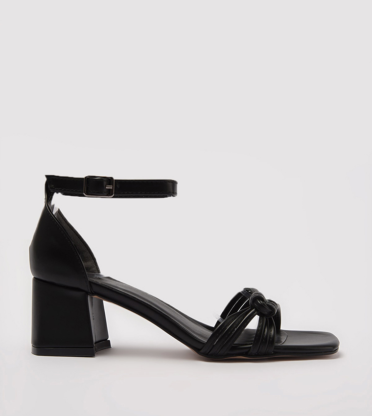 Buy Trendyol Classic Block Heel Sandals In Black | 6thStreet UAE