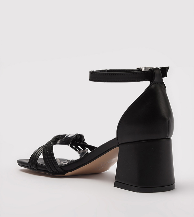 Buy Trendyol Classic Block Heel Sandals In Black | 6thStreet UAE