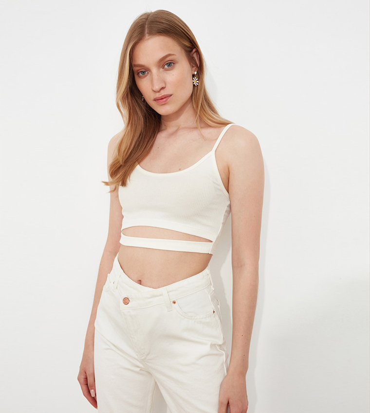 Buy Trendyol Cut Out Active Bra In White | 6thStreet Oman