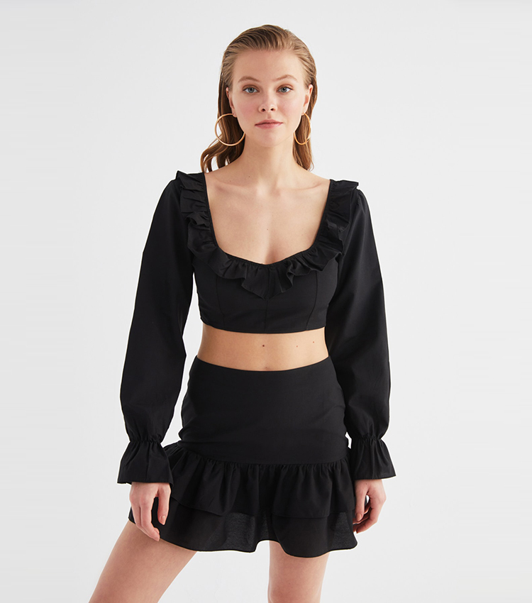Buy Trendyol Ruffle Detailed Bottom Top Team In Black | 6thStreet Qatar