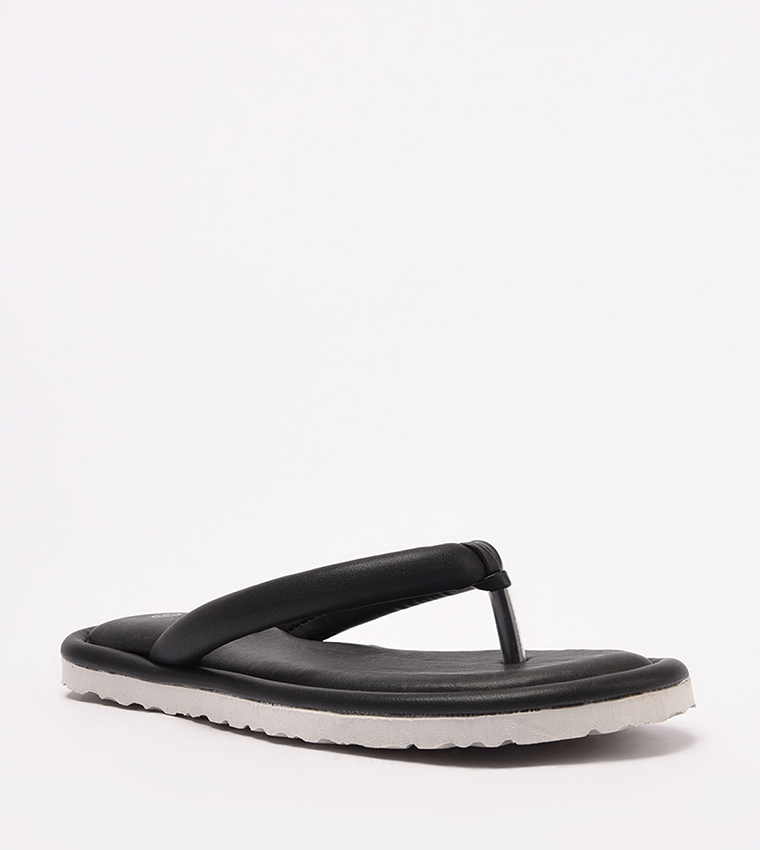 Buy Trendyol Basic Flip Flops In Black | 6thStreet Kuwait