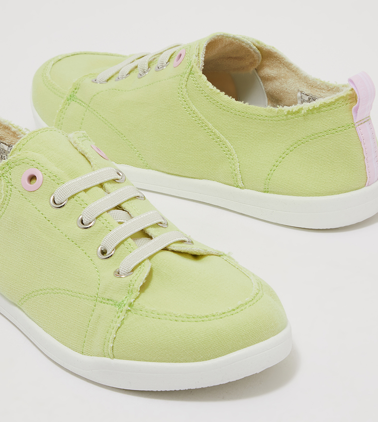 Buy Vionic PISMO Lace Up Casual Shoes In Green | 6thStreet UAE