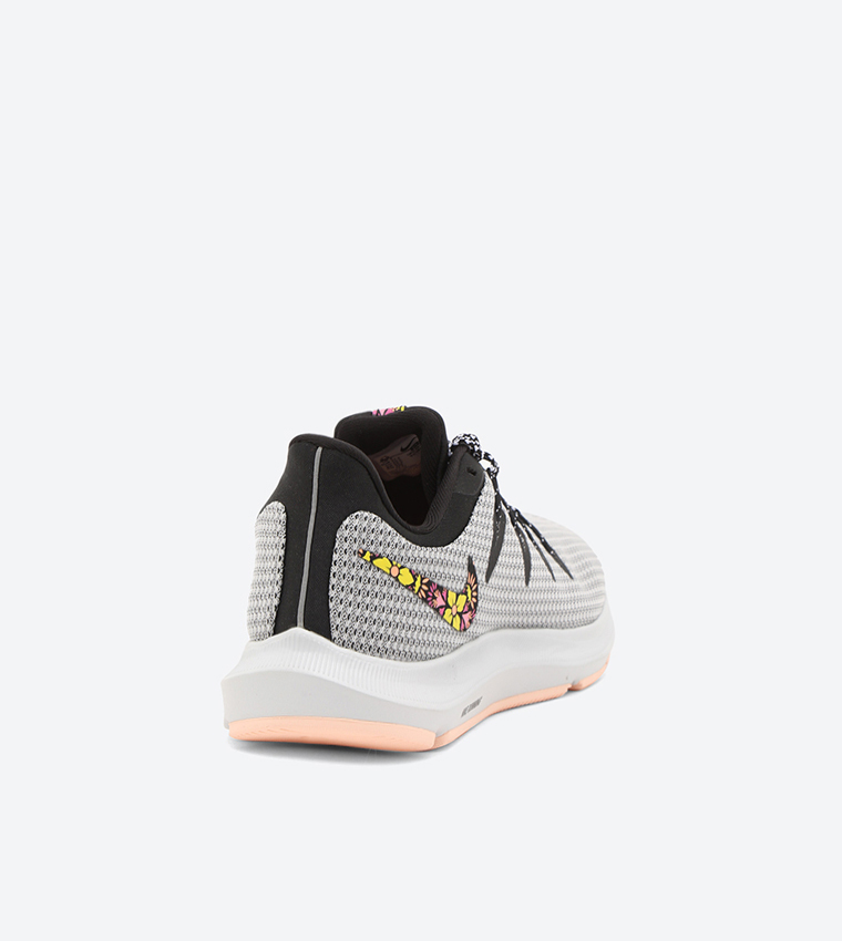 Buy Nike Quest Se Sneakers Multi In Multiple Colors | 6thStreet Kuwait