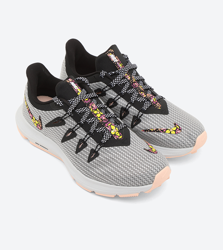 Buy Nike Quest Se Sneakers Multi In Multiple Colors | 6thStreet Kuwait