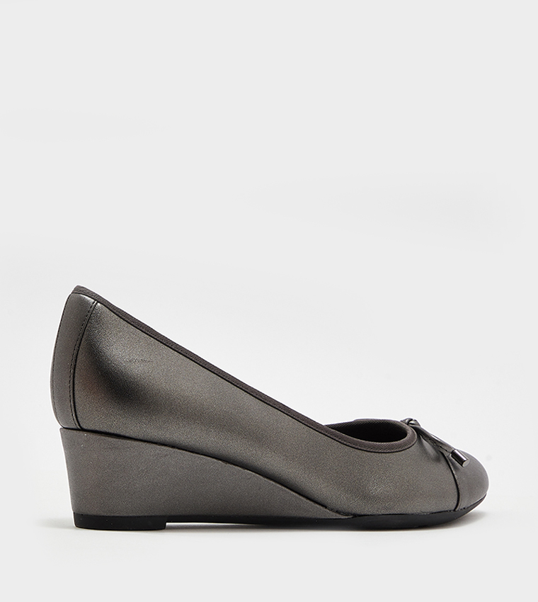 Buy Easy Spirit ESPRIM Flatform Ballerinas In Grey | 6thStreet Qatar