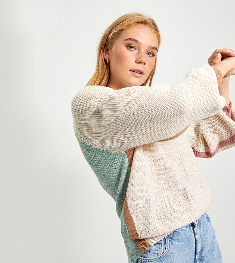 Buy Trendyol Colorblocked Oversized Sweater In STONE | 6thStreet Qatar