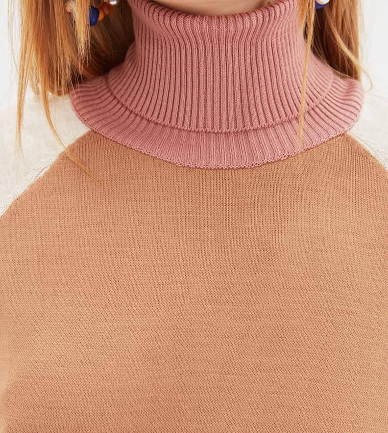 Buy Trendyol Color Block Turtleneck Sweater In Beige 6thstreet Bahrain