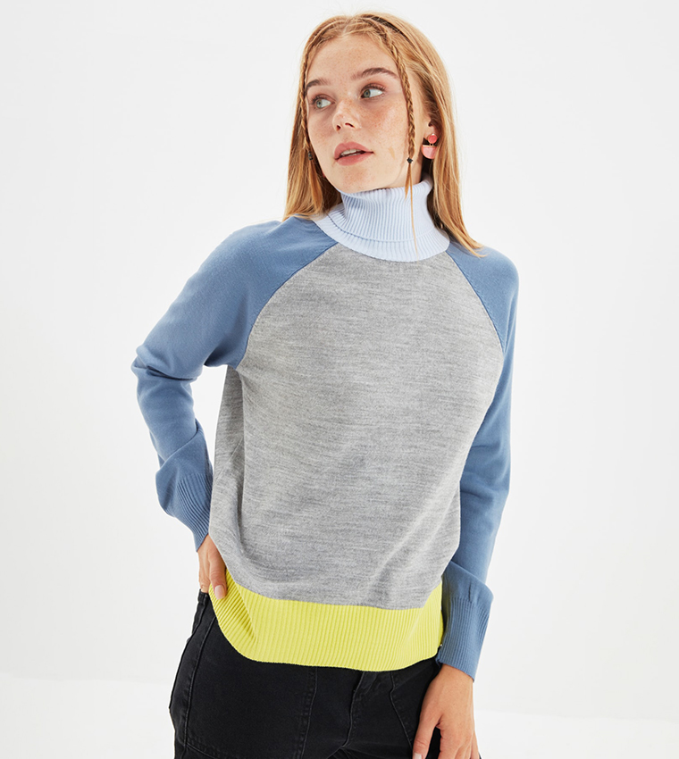 Buy Trendyol Color Block Turtleneck Sweater In Grey 6thstreet Bahrain