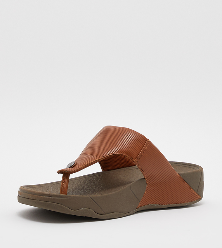 Buy FitFlop Trakk II Flip Flop Sandals In Tan | 6thStreet Saudi Arabia