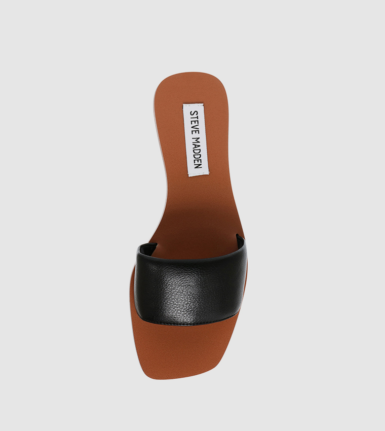 Buy Steve Madden GREIS Open Toe Flat Sandals In Black | 6thStreet Saudi ...