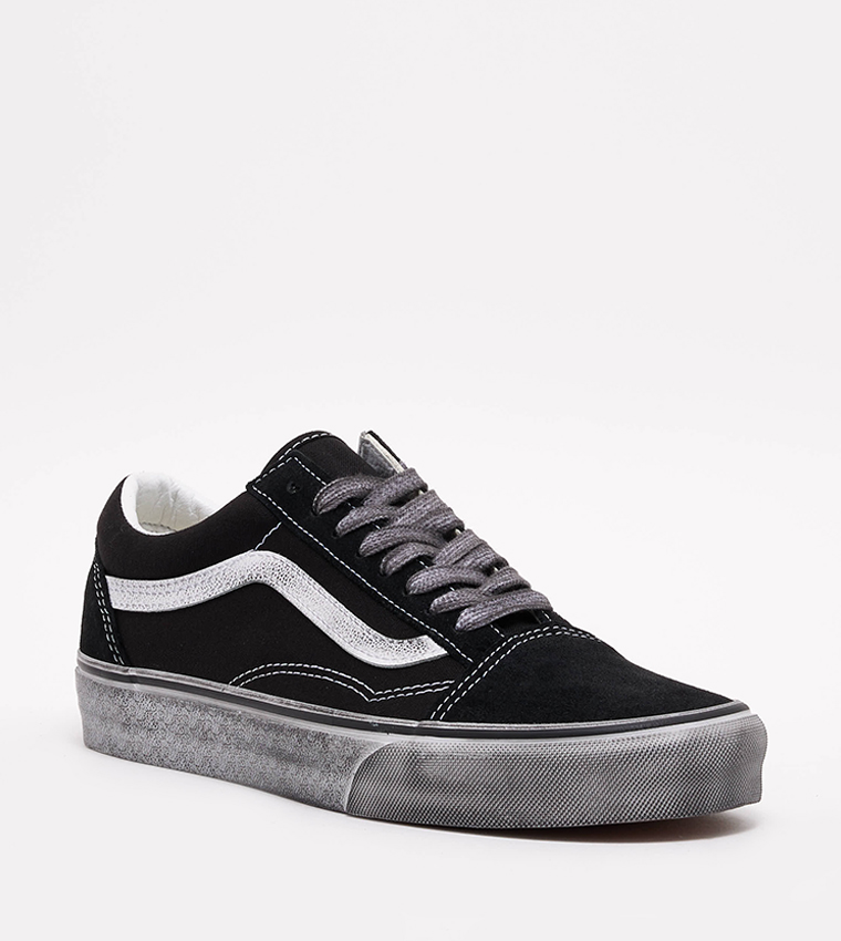Buy Vans OLD SKOOL Lace Up Sneakers In Black | 6thStreet Saudi Arabia