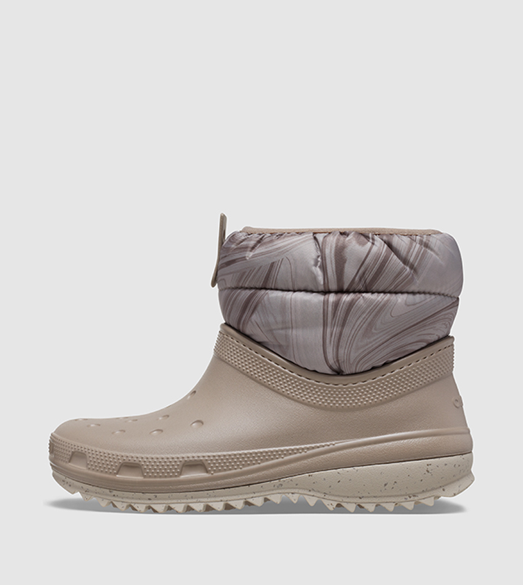 Buy Crocs Classic Neo Puff Shorty Boots W In Green | 6thStreet Qatar