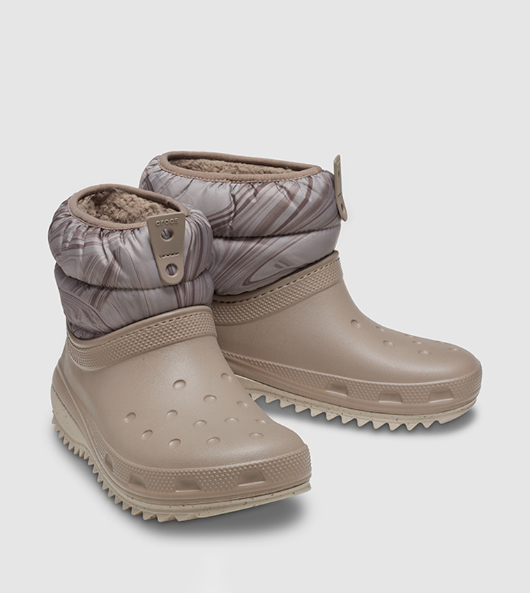 Buy Crocs Classic Neo Puff Shorty Boots W In Green | 6thStreet Qatar