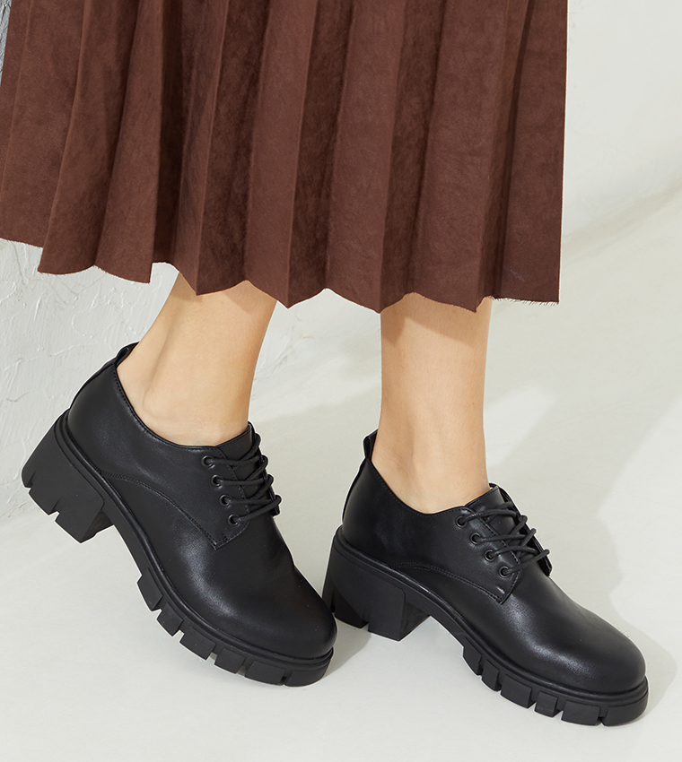 Buy Ardene Chunky Lug Sole Oxford Shoes In Black | 6thStreet UAE