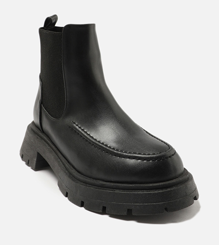 Buy Trendyol Basic Casual Ankle Boots In Black | 6thStreet Qatar