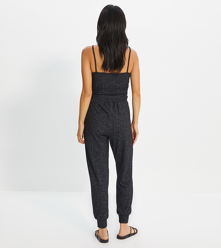 Buy Trendyol Relaxed Fit Jogger Sweatpants In Black | 6thStreet Qatar