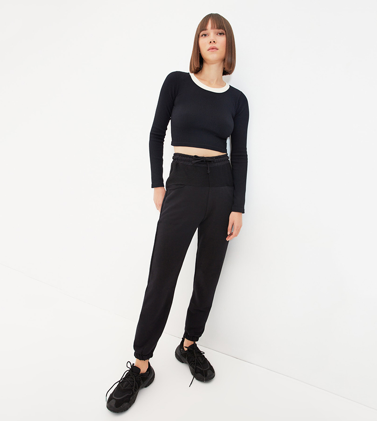 Buy Trendyol Relaxed Fit Jogger Sweatpants In Black | 6thStreet Qatar