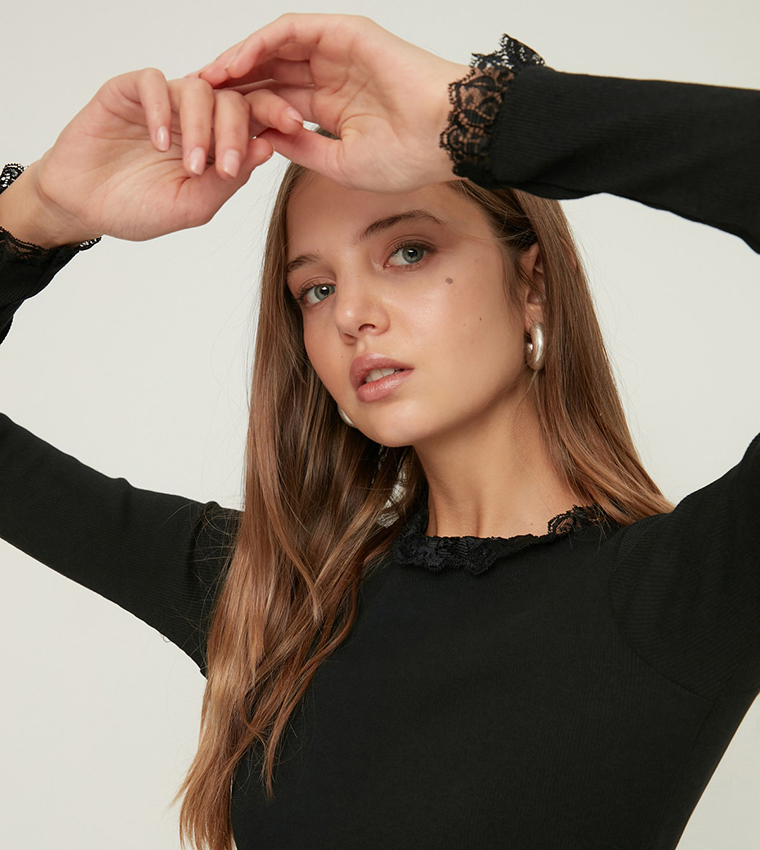 Buy Trendyol A Line Flare Mini Dress In Black | 6thStreet UAE