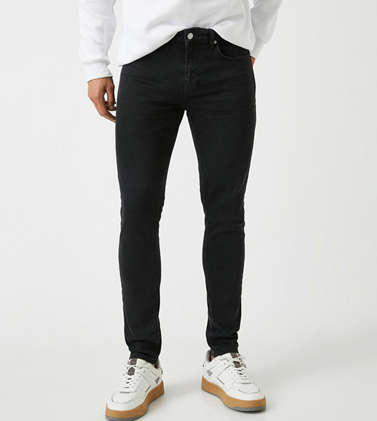 Buy Trendyol Skinny Fit Jeans Michael Jean In Black | 6thStreet Qatar