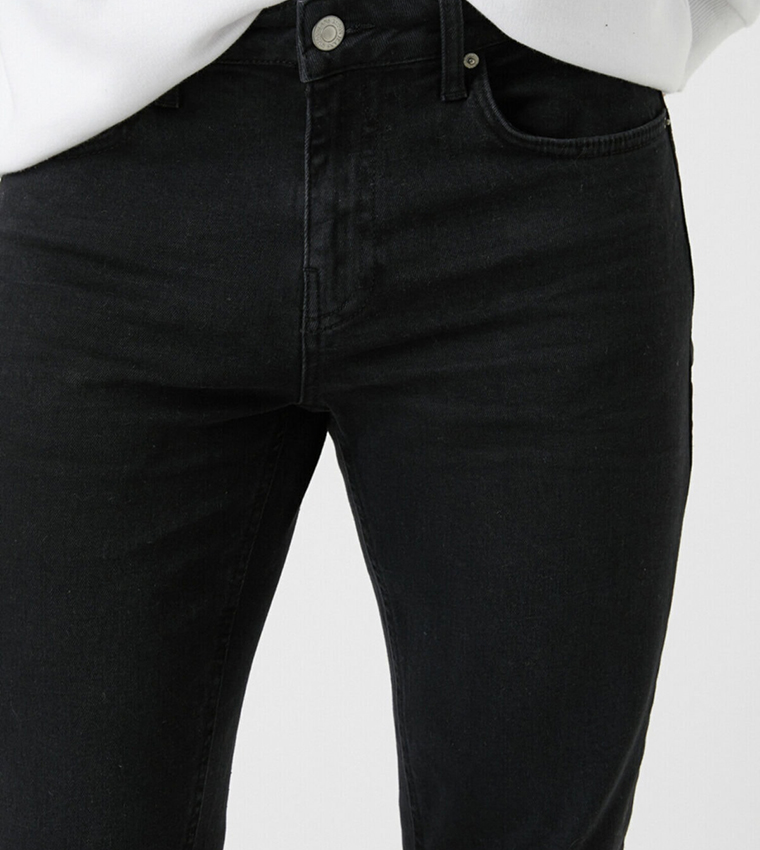Buy Trendyol Skinny Fit Jeans Michael Jean In Black | 6thStreet Qatar