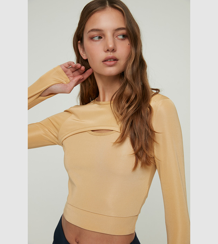 Buy Trendyol Cut Out Detailed Crop Sport Top In Brown | 6thStreet Oman