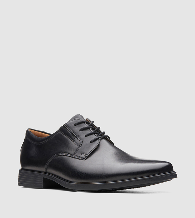 Buy Clarks Tilden Plain Formal Derby Shoes In Black | 6thStreet Saudi ...