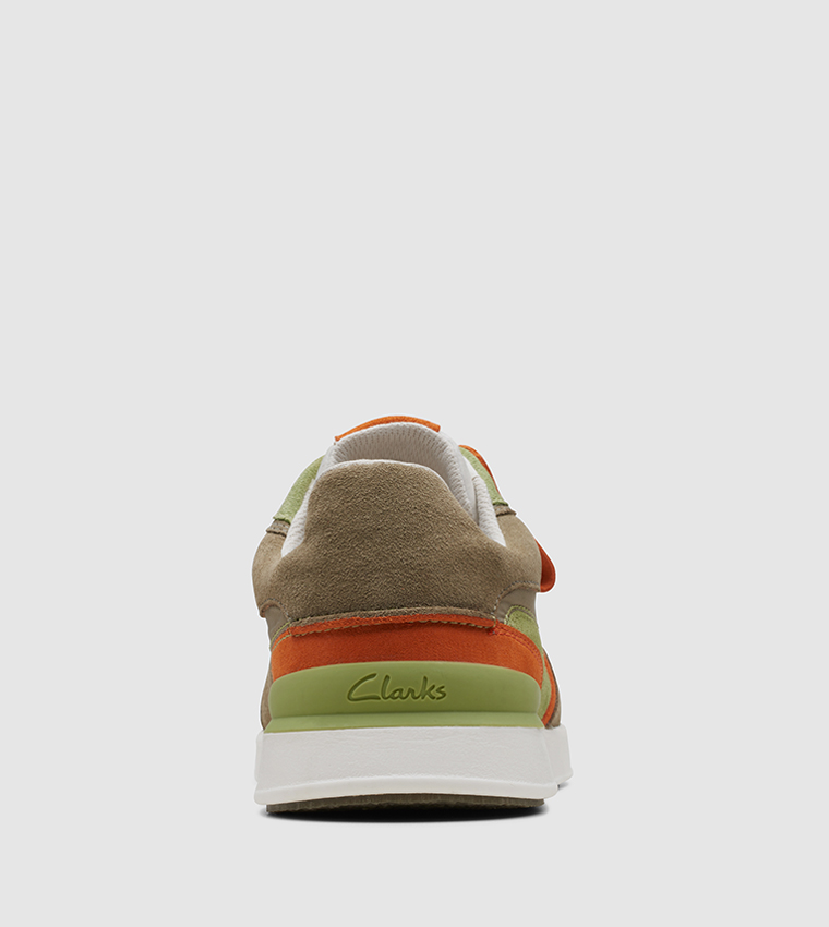 Buy Clarks RaceLite Tor Low Top Sneakers In Olive | 6thStreet Saudi Arabia