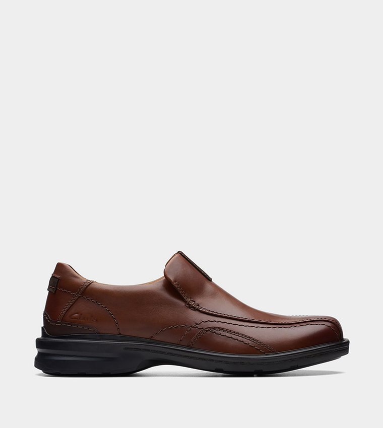 Buy Clarks Gessler Step Slip On Casual Shoes In Tan | 6thStreet Qatar