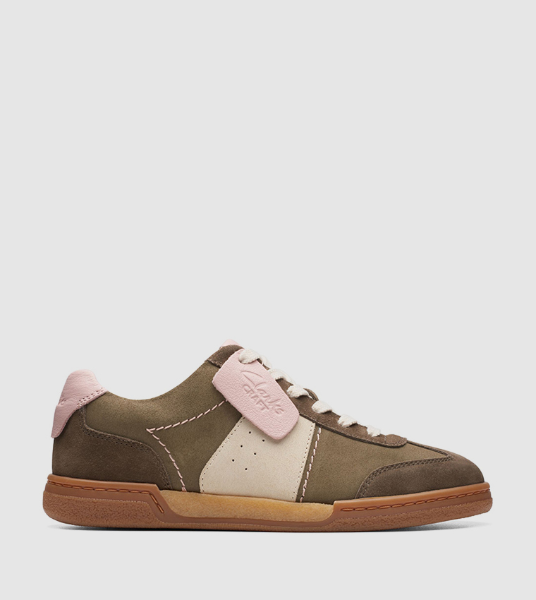 Buy Clarks Craft Match Lo Walking Shoes In Olive | 6thStreet Saudi Arabia