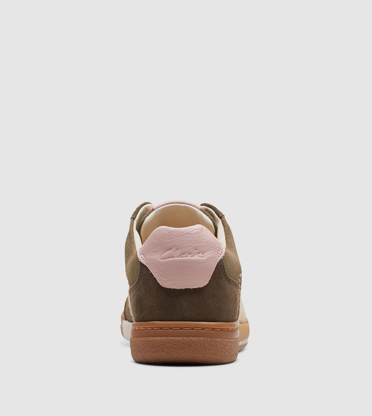 Buy Clarks Craft Match Lo Walking Shoes In Olive | 6thStreet Saudi Arabia