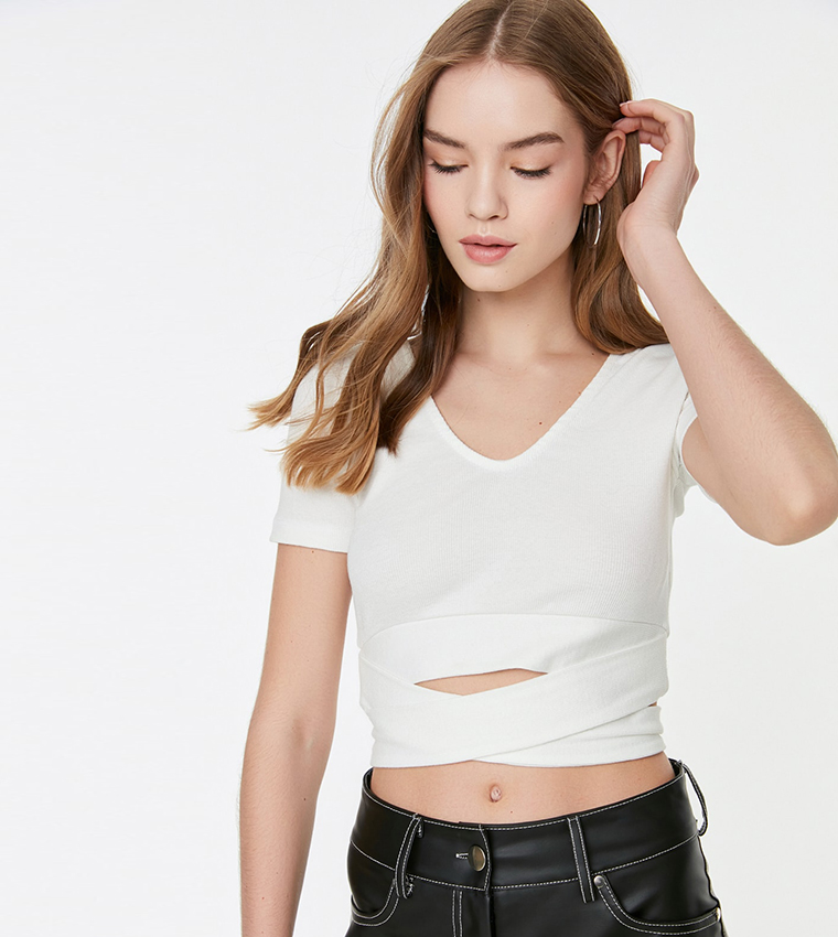 Buy Trendyol Cut Out Crop Top In White | 6thStreet Bahrain