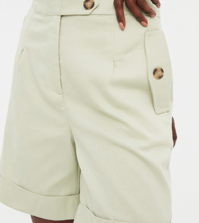 Buy Trendyol Basic Casual Button Shorts In Green | 6thStreet Qatar