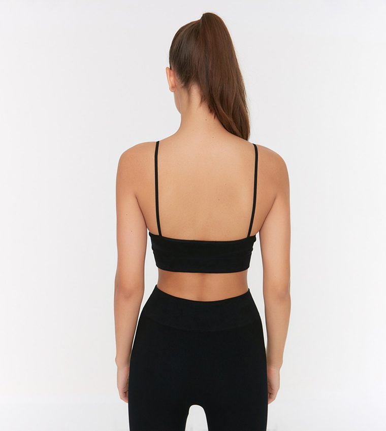 Buy Trendyol Seamless Cut Out Sports Brallete In Black | 6thStreet Qatar