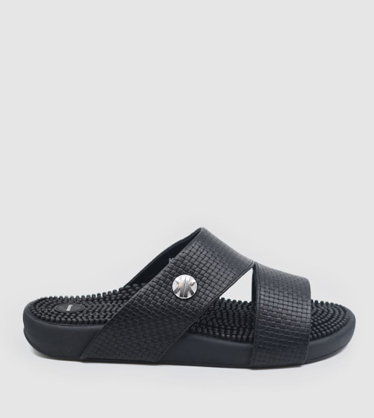 Buy Kenkoh Flat Traditional Sandal Black In Black | 6thStreet Qatar