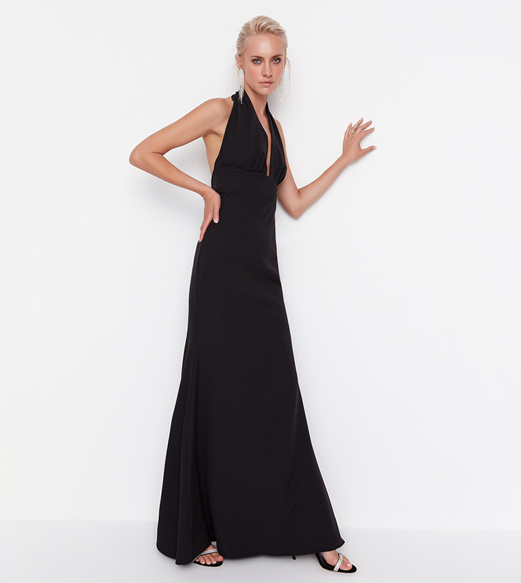 Buy Trendyol Deep Decollete Evening Maxi Dress In Black | 6thStreet Qatar