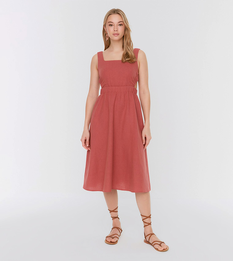 Buy Trendyol Cut Out Flared Midi Dress In Pink | 6thStreet Qatar