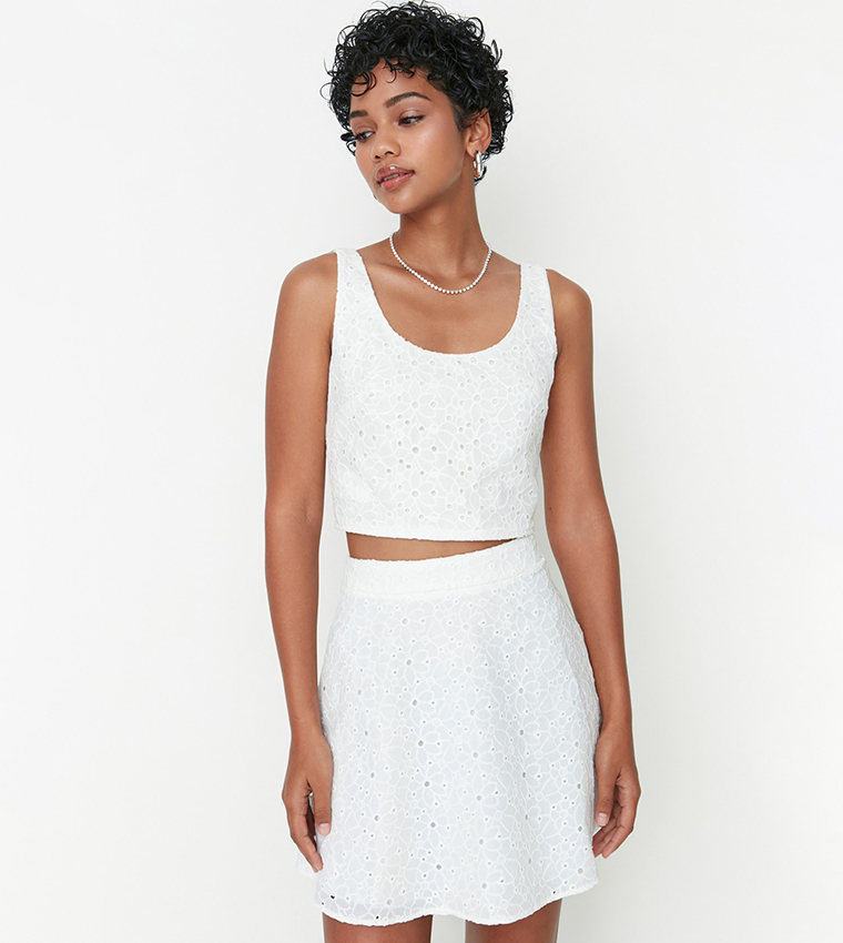 Buy Trendyol Crop Back Zipper Top In White | 6thStreet Bahrain